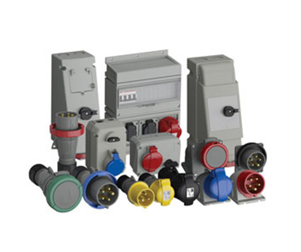 Connectors for Data Centers | Amphenol Tuchel Industrial